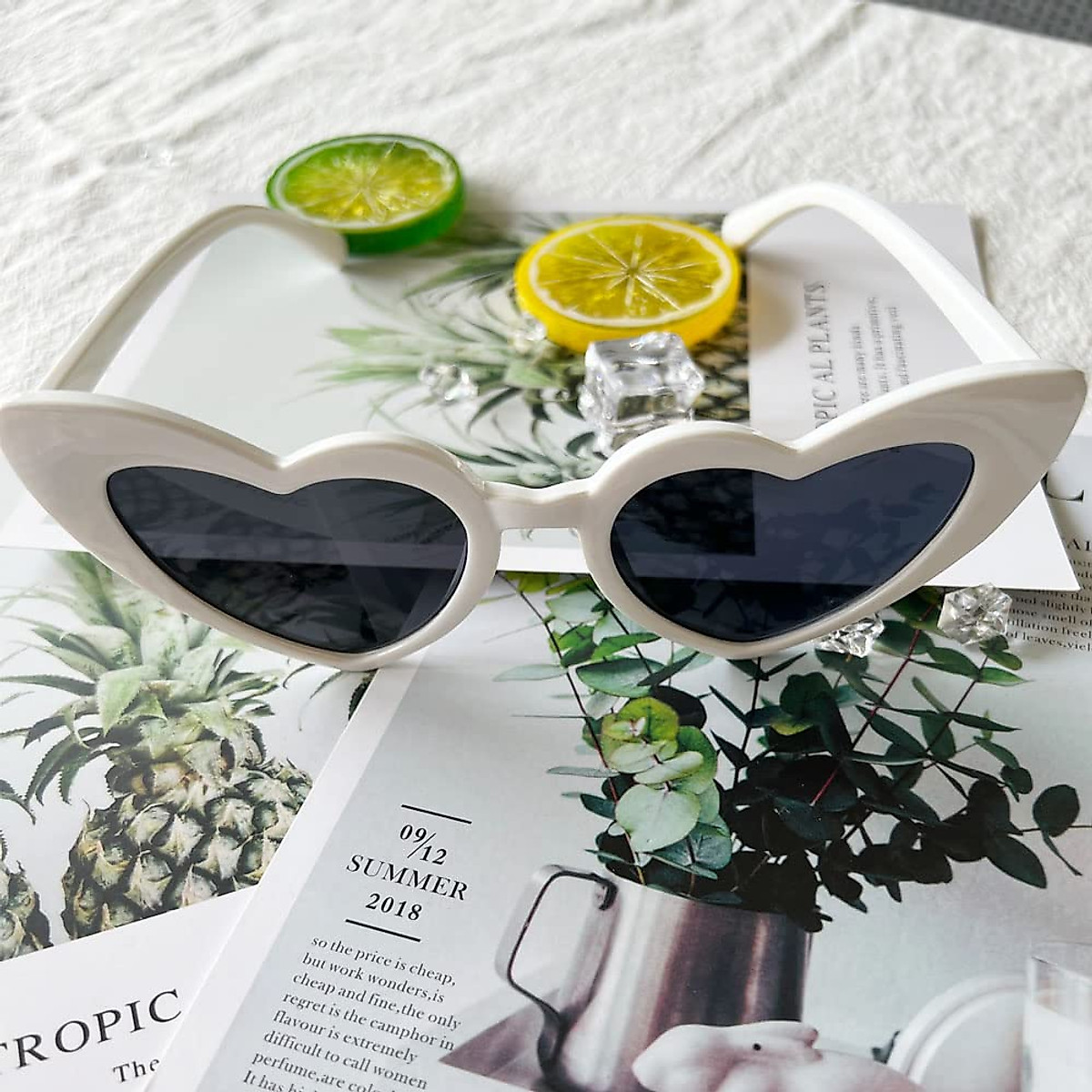 Ridering Women Fashion Goggle Heart Sunglasses Vintage Love Heart Shaped Sunglasses Cat Eye Mod Style Style Retro Glasses (White, Grey)