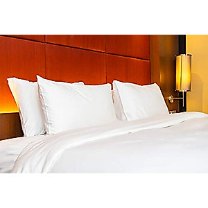 ShanDreamz - Pack of 4 White 100% Cotton Pillowcases, Standard/Queen Size 20x30, Soft Breathable Weave for A More Comfortable Sleep, Durable, Wrinkle Resistant & Easy-Care Fabric, Machine Washable