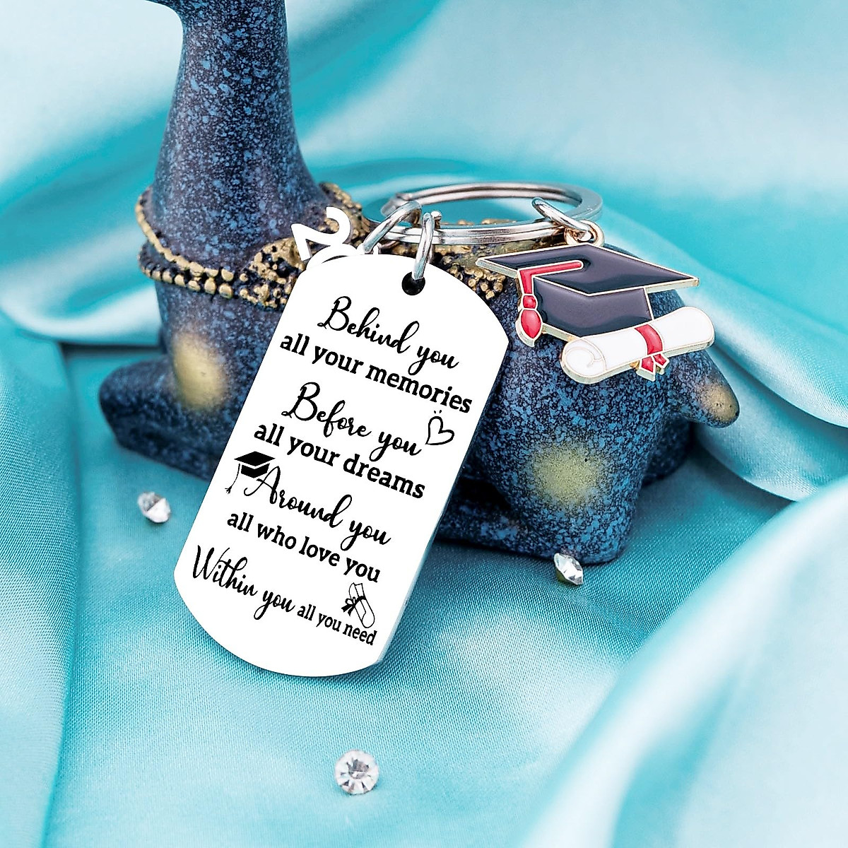 Graduation Gifts for Her Him Class Of 2024 Graduation Keychain for University College Middle High School Graduate Souvenir for Senior Students Nurse Masters Degree School Student Teen Girls Boys