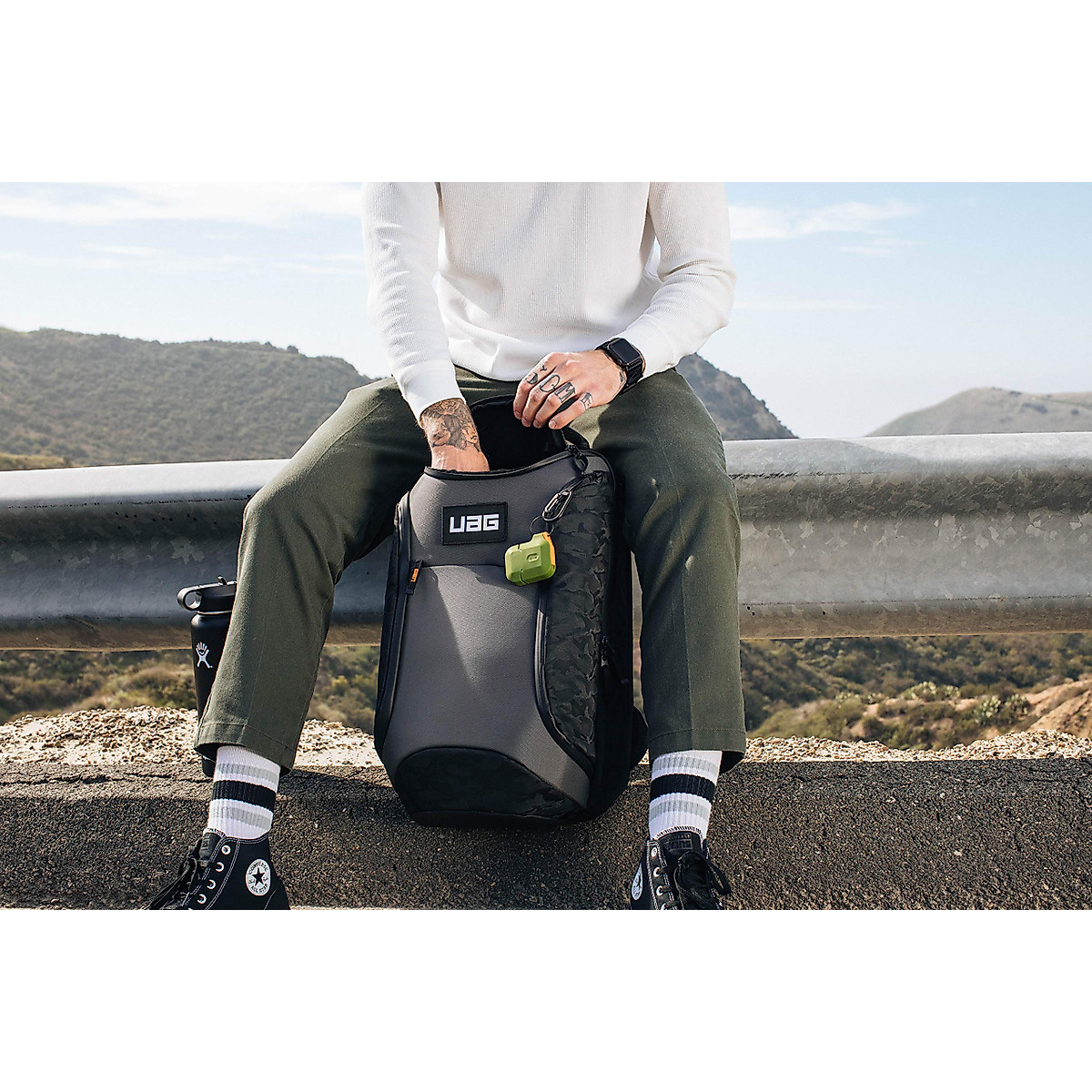 URBAN ARMOR GEAR UAG 24-Liter Backpack Lightweight Tough Weather Resistant Laptop Backpack, fits up to 16-inch, Standard Issue Black Midnight Camo