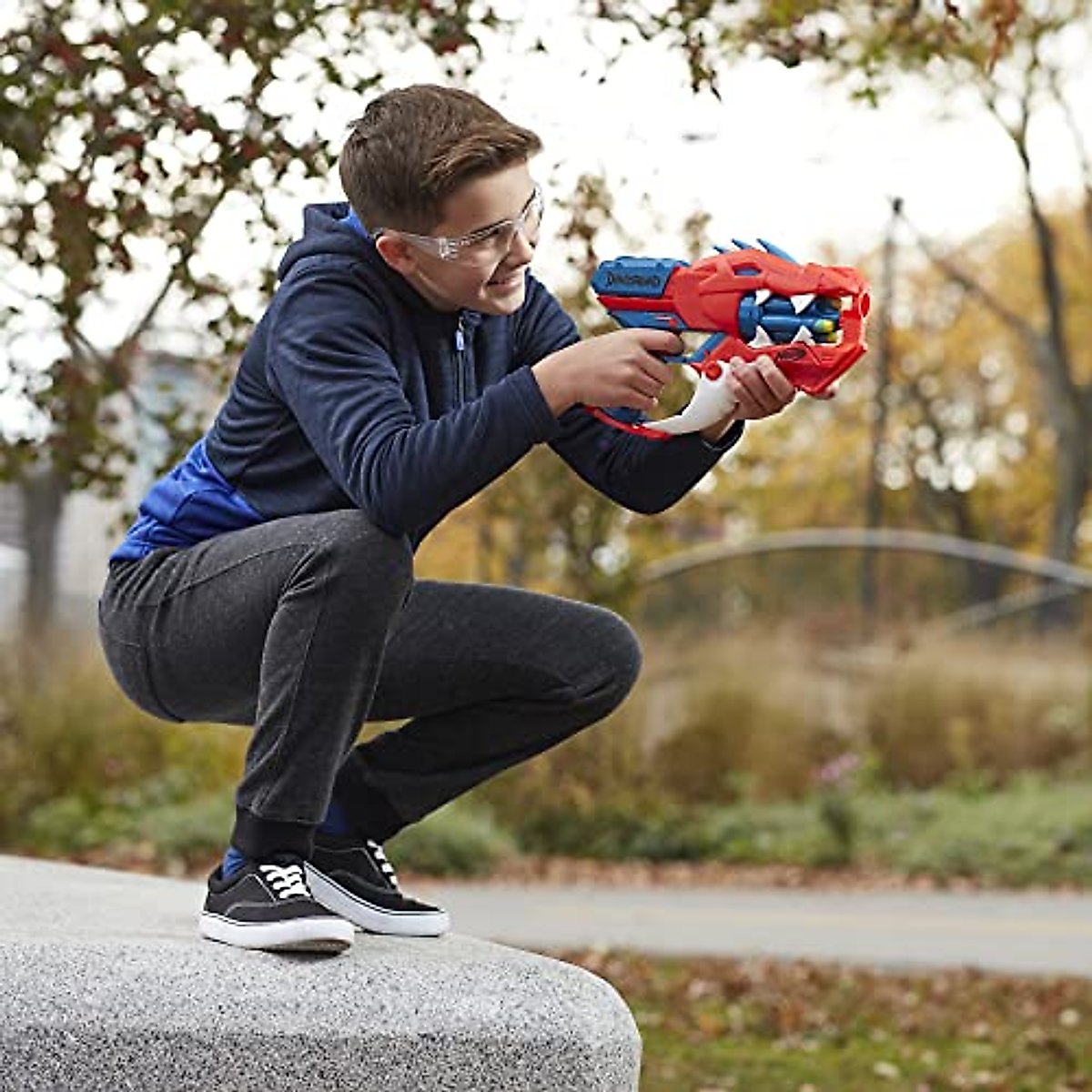 NERF DinoSquad Raptor-Slash Dart Blaster, 6-Dart Rotating Drum, Slam Fire Action, 6 Official Elite Darts, Velociraptor Dinosaur Design