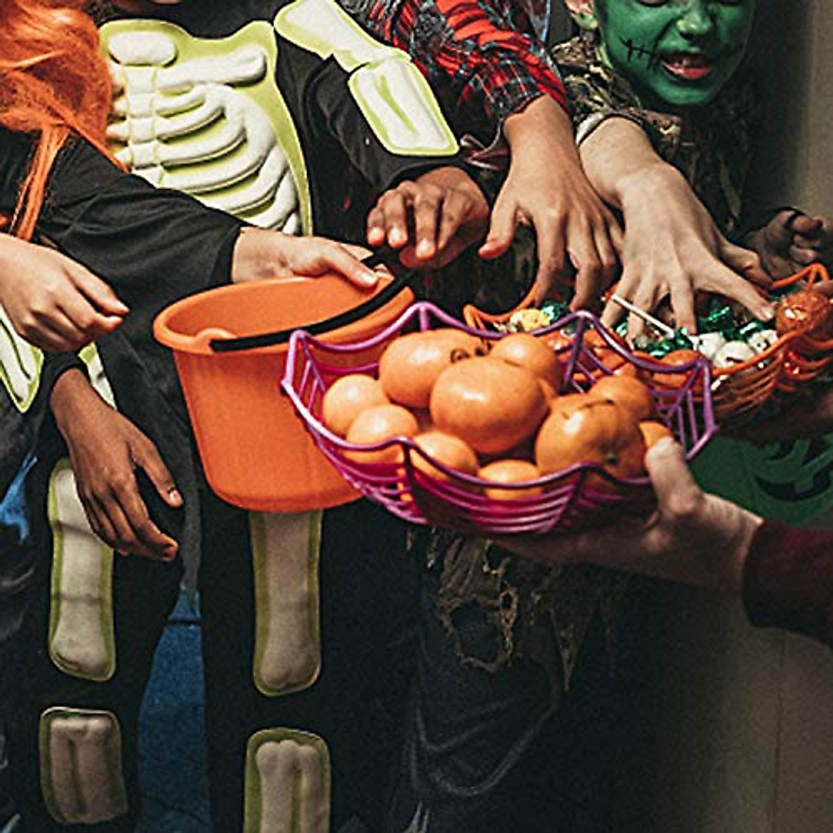 Triumpeek Halloween Party Supplies, Set of 3 Halloween Plastic Trick Treat Bowls, Candy bowl Holder Halloween Spider Web Bowl for Day of The Dead in Orange, Purple and Black