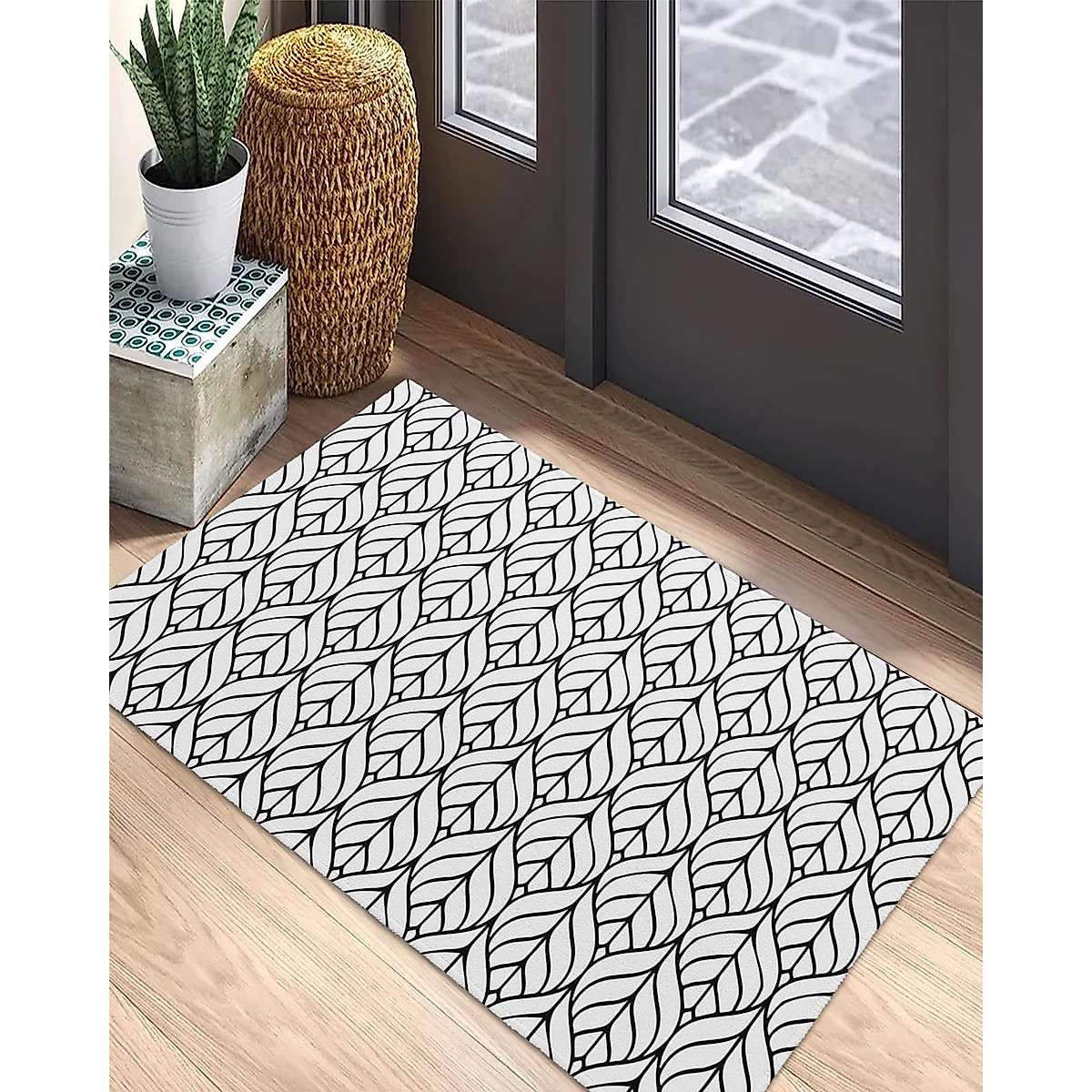 Indoor Outdoor Mats, Black and White Leaf Tile Pattern Door Mat, Non-Slip Absorbent Resist Dirt Entrance Mat Washable Welcome Mats for Entryway, Low-Profile Floor Mats