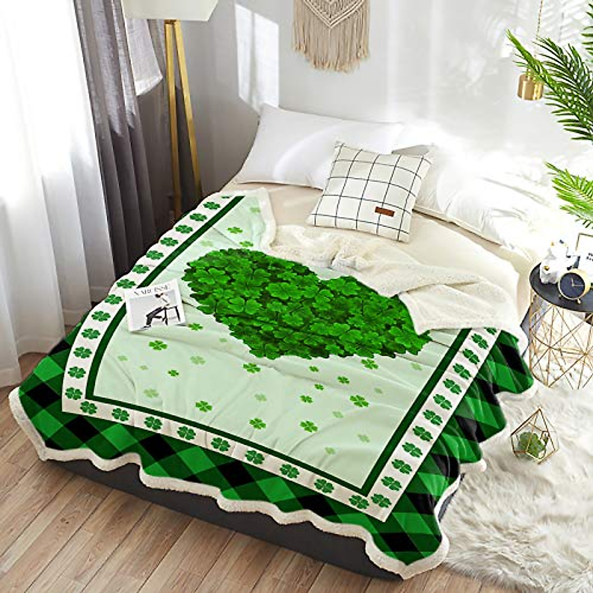 Green Shamrock Leaves Love Heart Sherpa Flannel Throw Blankets Thick Reversible Plush Fleece Blanket for Bed Couch Sofa Decor Irish Saint Patrick's Day Ultra Soft Comfy Warm Fuzzy TV Blanket 39x49in
