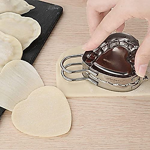 Stainless Steel Dumpling Mold, Household Cooking Chinese Pastry Baking Dough Presser for Kitchen Ravioli Dumpling Molds(Heart)