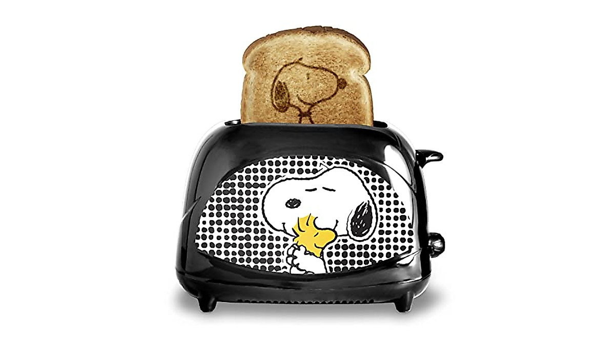 Uncanny Brands Snoopy Toaster - Toast Snoopy's Face!