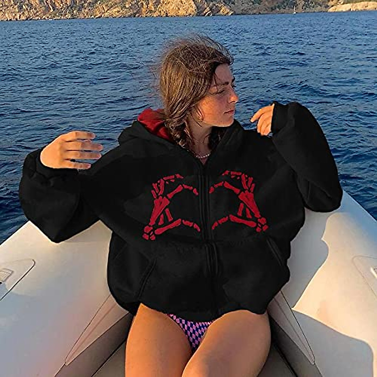 NUFIWI Vintage Zip Up Hoodies for Women Rhinestone Graphic Oversized Sweatshirts Aesthetic Pullover Jackets Gothic Streetwear(Gesture Black Heart,L)