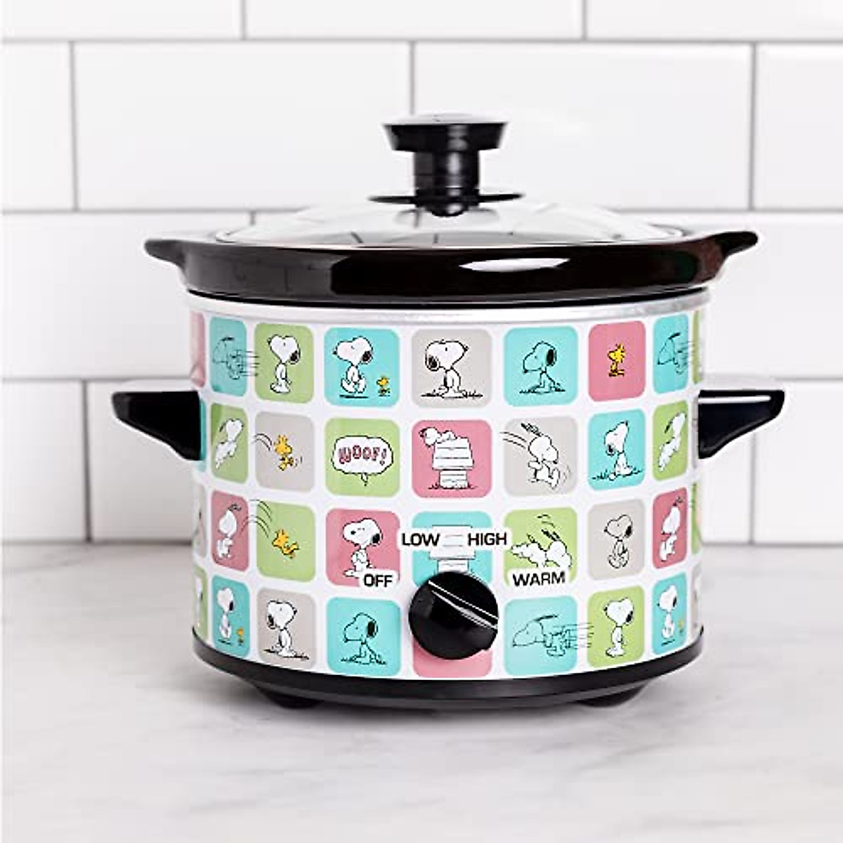 Uncanny Brands Peanuts 2 Quart Slow Cooker- Snoopy & Woodstock Appliance