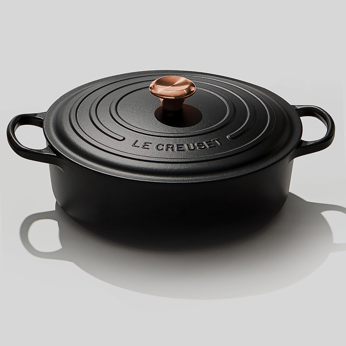 Le Creuset Signature 6.75-quart Round Wide Dutch Oven with Copper Knob (Licorice)