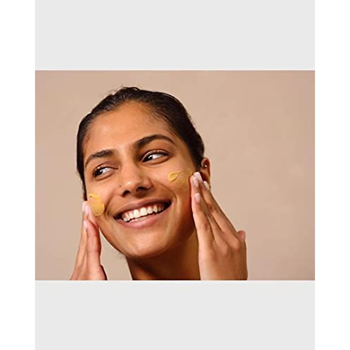 The Body Shop Vitamin C Glow Boosting Microdermabrasion – Exfoliation for Tired, Dull Skin – Vegan – 100ml