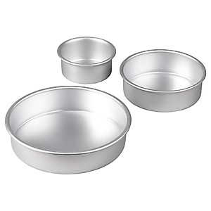 Wilton Aluminum Round Cake Pans, 3-Piece Set with 8-Inch, 6-Inch and 4-Inch Cake Pans