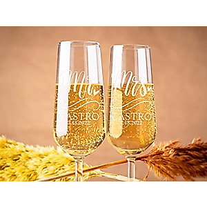 P Lab Set of 2, Bride and Groom Champagne Glasses w/Last Name & Date, Personalized Mr. Mrs. Engagement & Wedding Champagne Flutes, Toasting Glasses - Customized Etched Flutes, Wedding Gift #N5