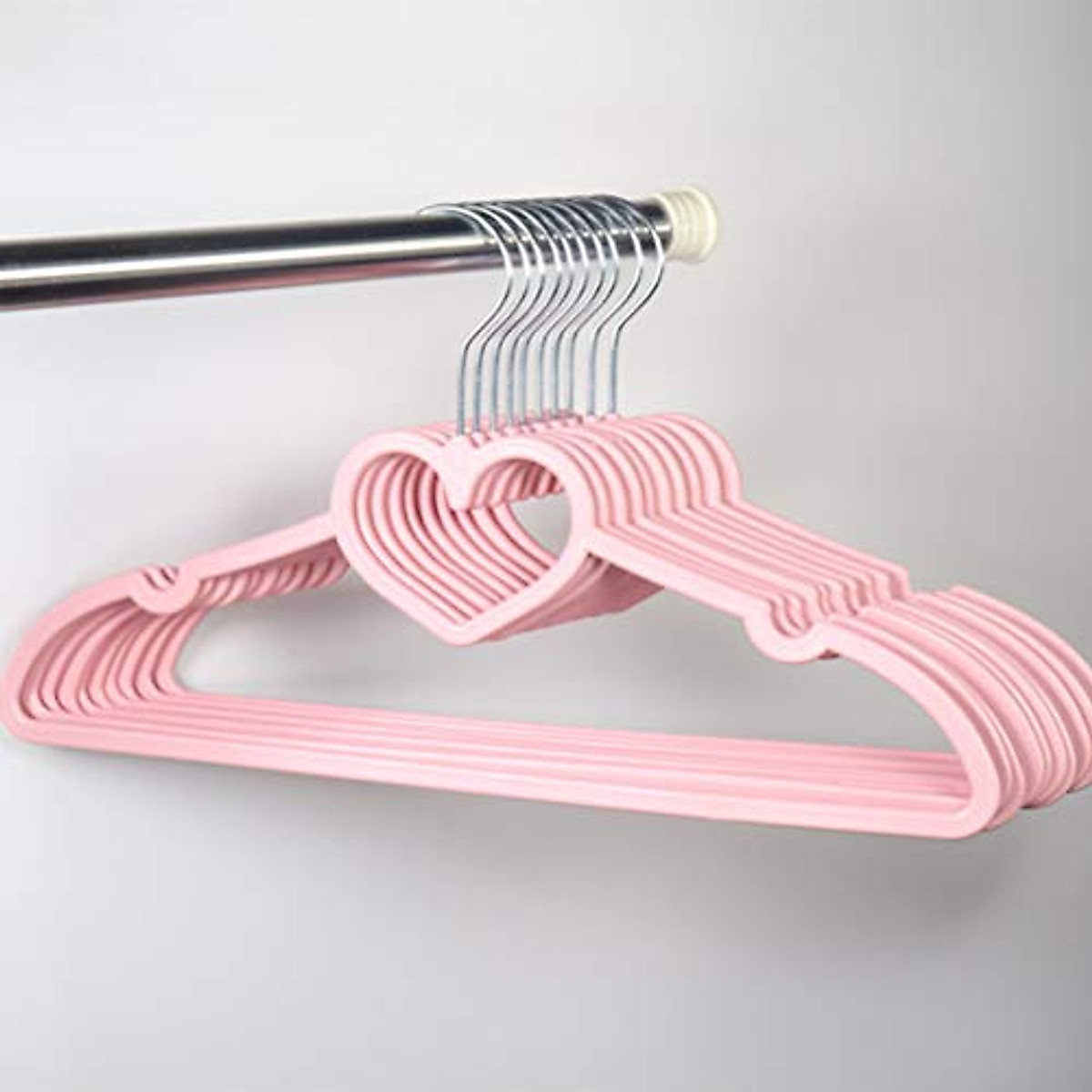 Veemoon Plastic Hangers 15PCS Heavy Duty Clothes Hanger for Adults, Non- Slip Clothes Hanger, Heart Hangers with 360 Degree Swivel Hook for Coat, Shirt, Dress, Trousers, Shirts Heart Hangers