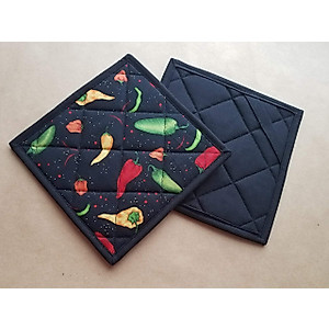 Chili Pepper Potholders Set of 2 Southwestern Kitchen Linens Chili Peppers Home Decor Quilted Hot Pads Insulated Trivets Tex Mex Kitchen Decor Spicy Themed Kitchen Linens Handmade Gifts Under 20