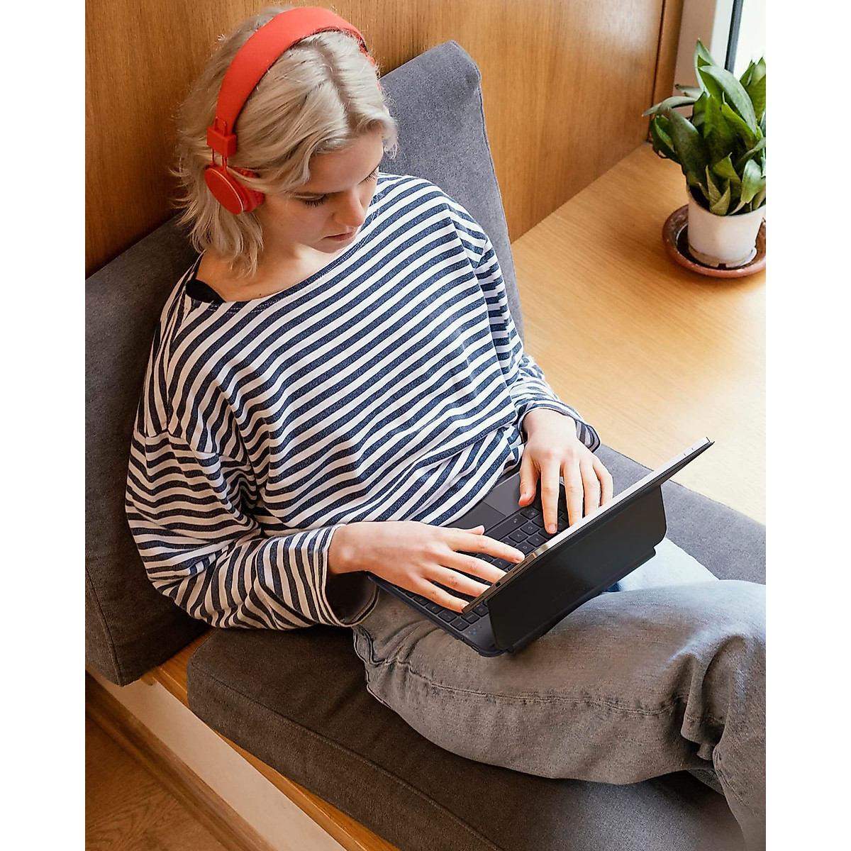 Officelab Bluetooth Keyboard Compatible with iPad Pro 11-inch (4th/3rd/2nd/1st Generation) and iPad Air (5th/4th Generation), with 7-Color Backlight, Shortcut Supported, KB09111, Black