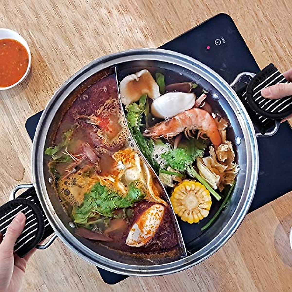 4 Pieces Hot Pan Handle Sleeves Heat Resistant Covers Non-Slip Holders for Home Kitchen Cooking Tools (Classic Styles)