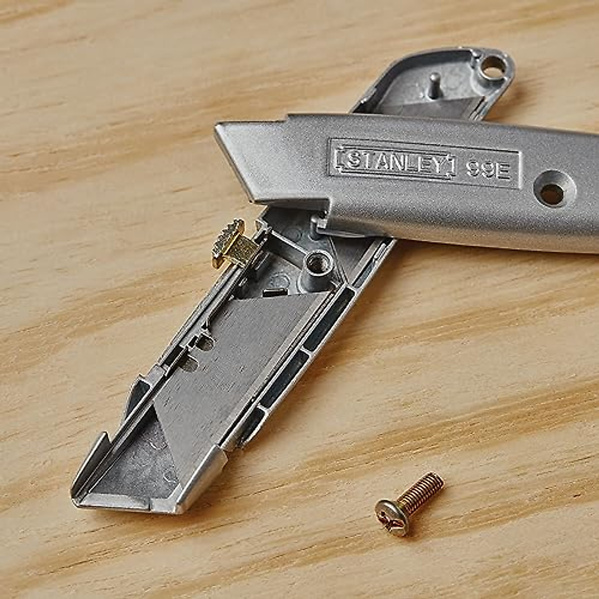 STANLEY Classic 99 Utility Knife, Retractable, 6-Inch, (10-099)