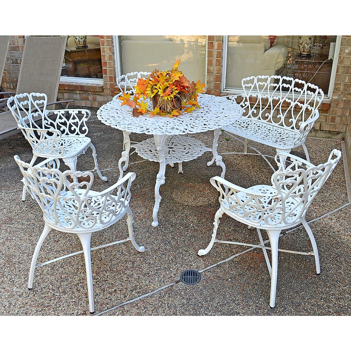 Westcharm White Cast Aluminum 2-Person Bench for Outdoor Garden Patio Yard Park Lawn with White Heart | Antique Victorian Dining Loveseat