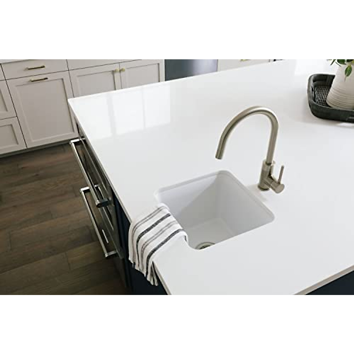 Miseno MNO003LFB Miseno MK003 Mia Bar & Prep Faucet with Single Function Pull-Down Spray Head