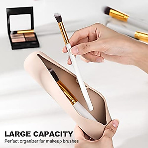 FVION Silicone Brush Holder Travel Case, Make Up Brush Pouch with Magnetic Closure, Makeup Brush Covers - Khaki
