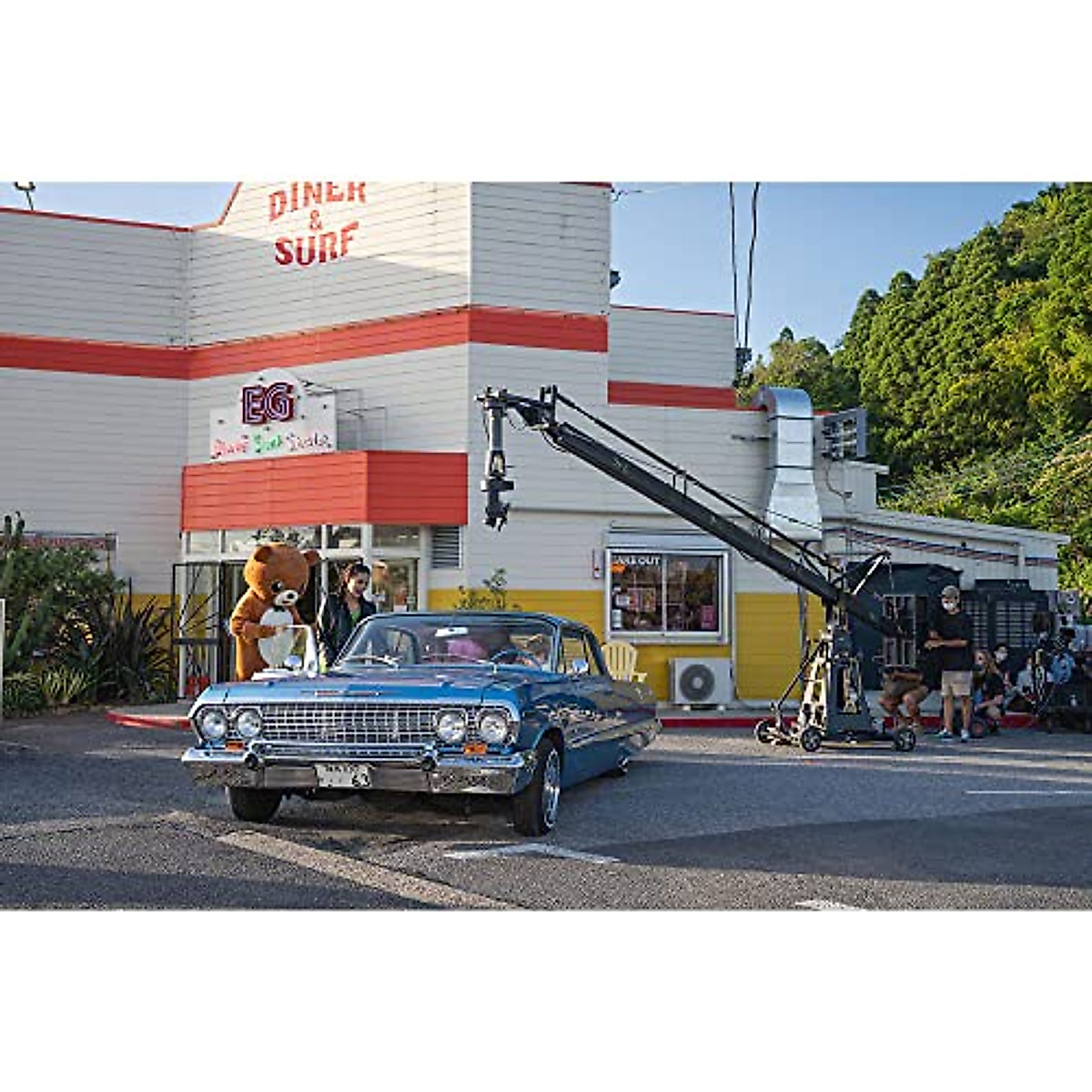 Sony FR7 Cinema Line PTZ Camera Kit with 28-135mm Zoom Lens (ILME-FR7K) 80GB CFexpress Card + Filter Kit + Bag + Card Reader + Network Cable + Memory Wallet + Cleaning Kit + HDMI Cable