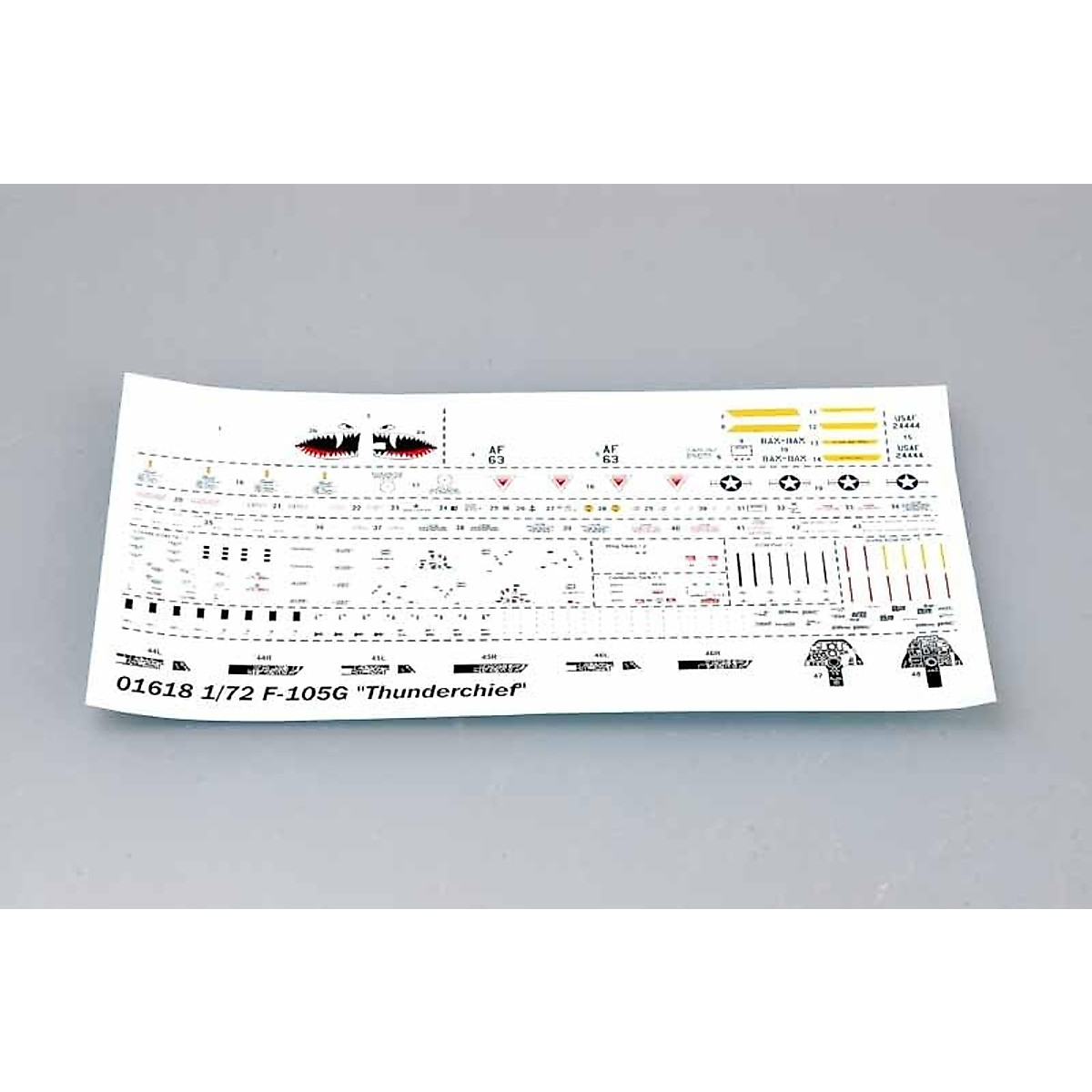 Trumpeter 1/72 F105G Thunderchief Aircraft