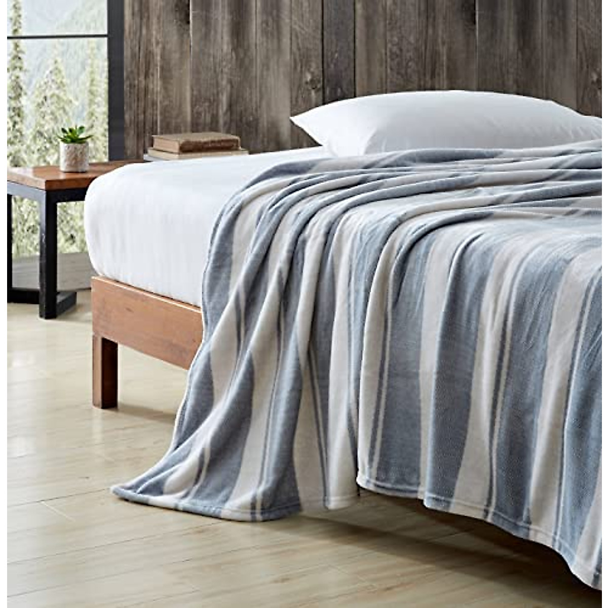Eddie Bauer - King Blanket, Ultra Plush Bedding, Lightweight Home Decor for All Seasons (Stones Throw Stripe, King)