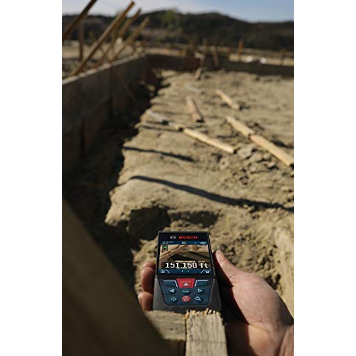 BOSCH GLM400CL Blaze Outdoor 400ft Bluetooth Connected Laser Measure with Camera & Lithium-Ion Battery