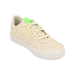 Women's Jordan Jordan Series .05 White/Green Strike-Iris Whisper (DM3383 103) - 8