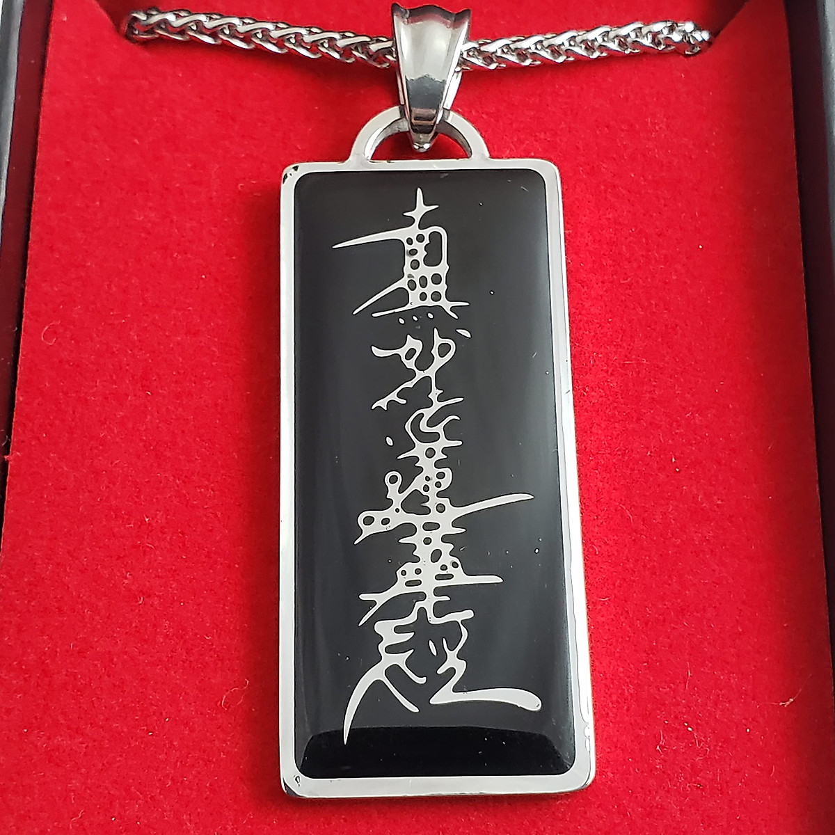 Nichiren Buddhist Daimoku Necklace - Nam Myoho Renge Kyo (Black)