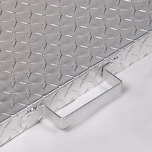 TITAN GREAT OUTDOORS Griddle Cover Fits 28in Blackstone Grill, Diamond Plated Aluminum Flat Top Griddle Guard Cover