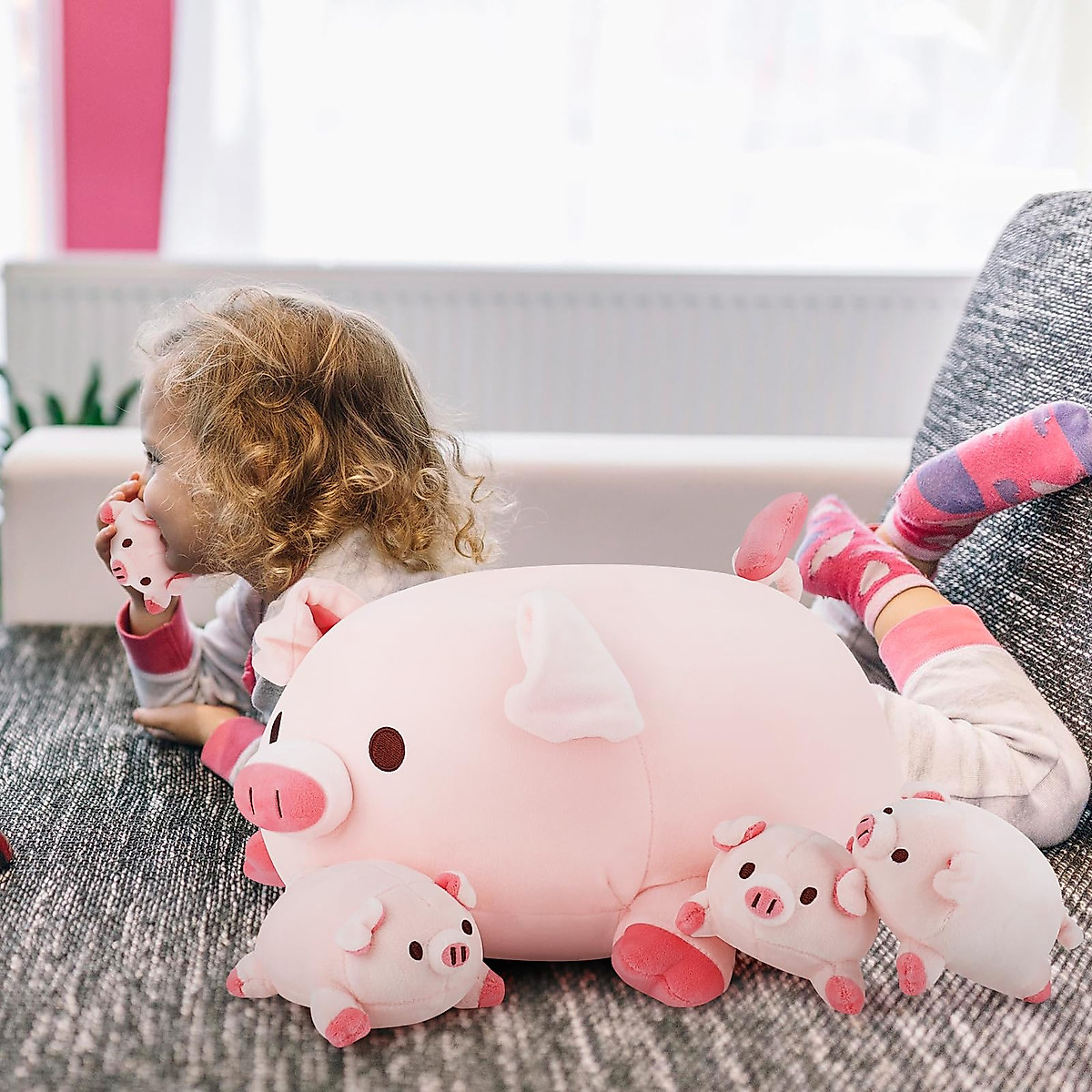 Achwishap 5PCS Pig Family,Pig Stuffed Animal Mommy with 4 Pig Babies Plush,Cute Pig Plush Pillow Cushion Doll,Kawaii Pig Plush Toy Hugging Pillow for Kids Adult(16” Pig Family)