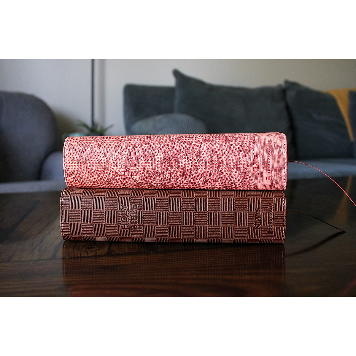 NIrV, Giant Print Compact Bible, Leathersoft, Brown, Comfort Print