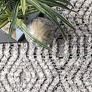 nuLOOM Arielle Soft Trellis Textured Tassel Area Rug, 7' 10" x 10' 10", Grey