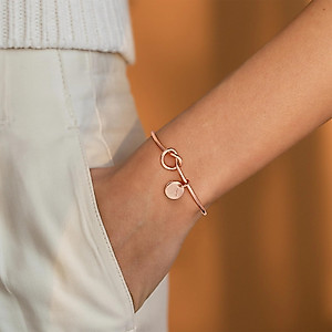 M MOOHAM Gold Bracelets for Women - Gold Tie the Knot Bridesmaid Bracelet with Initial C Bridesmaids Gifts for Wedding, Matron Maid of Honor Gift