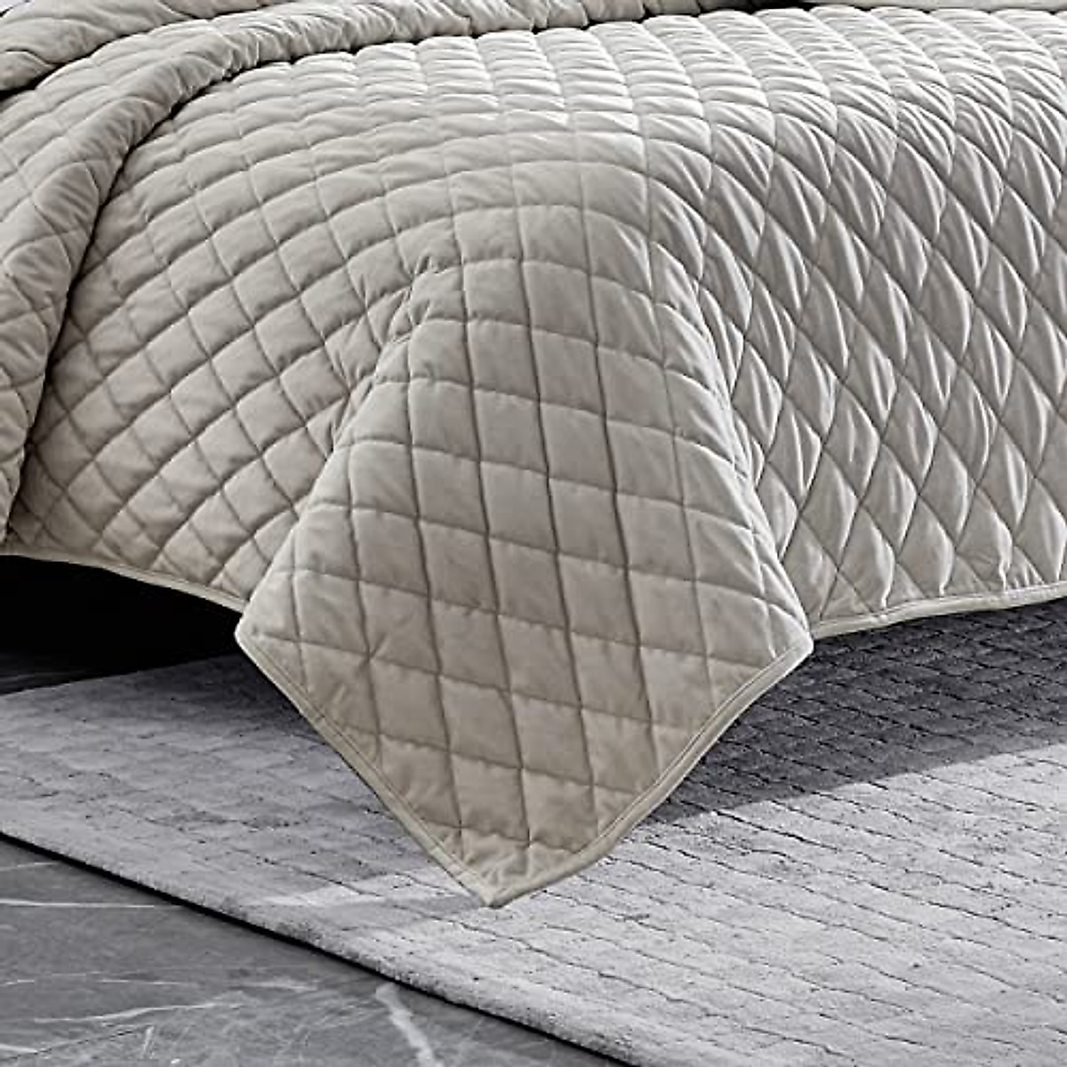 Vera Wang - King Quilt Set, Luxurious Velvet Bedding with Matching Shams, Lightweight Home Decor (Diamond Velvet Natural Ivory, King)