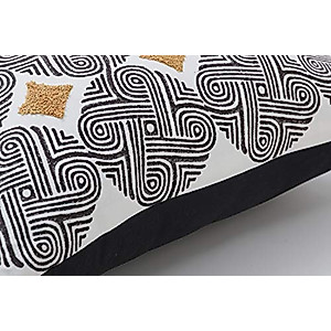 Pillow Perfect Indoor Hiawatha Gold 18 Inch Throw Pillow, 18 X 18 X 5