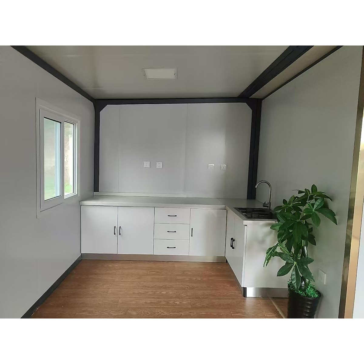 Luxury 40 ft Tiny House: Portable prefab Home with 2 bedrooms, a Fully Equipped Bathroom and Kitchen, Designed for Adult Living. This Foldable Mobile Home boasts a Durable Steel Frame.