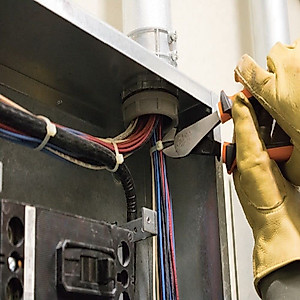 Klein Tools 94130 1000V Insulated Screwdriver Tool Set with #2 Phillips and 1/4-Inch Cabinet Slim Tips, 2 Pliers and Wire Stripper