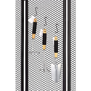 Displays2go Metal Mesh Display Screen, Three Panels, 45" W x 72" H, Iron Mesh Retail - Black (SMMMFSD)