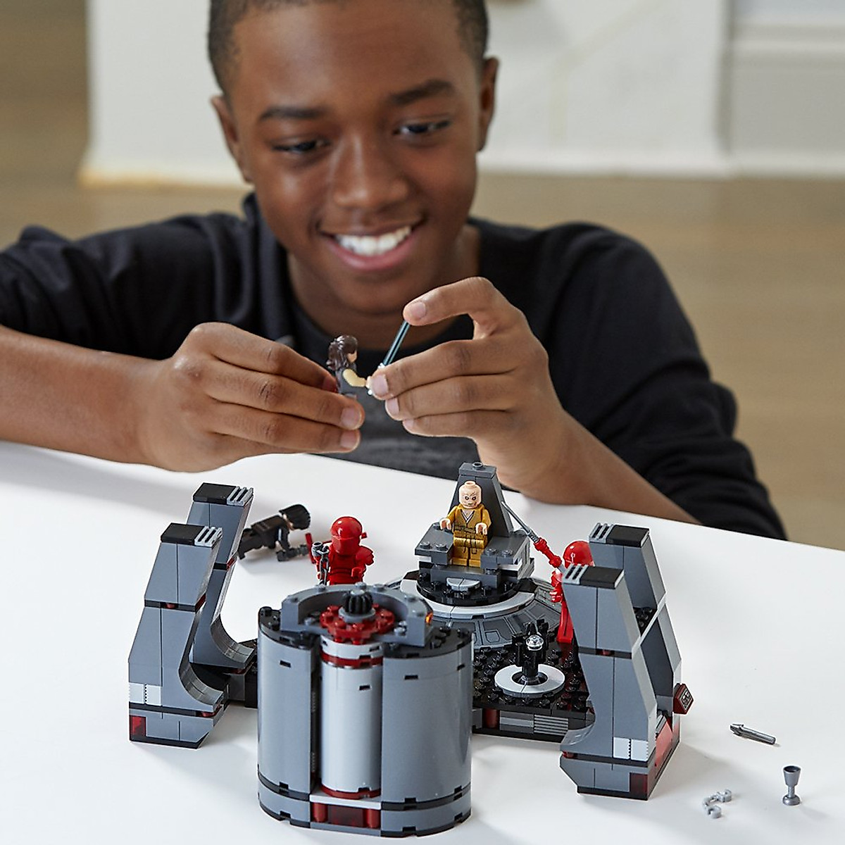 LEGO Star Wars 75216 Snoke's Throne Room Building Kit (492 Pieces)