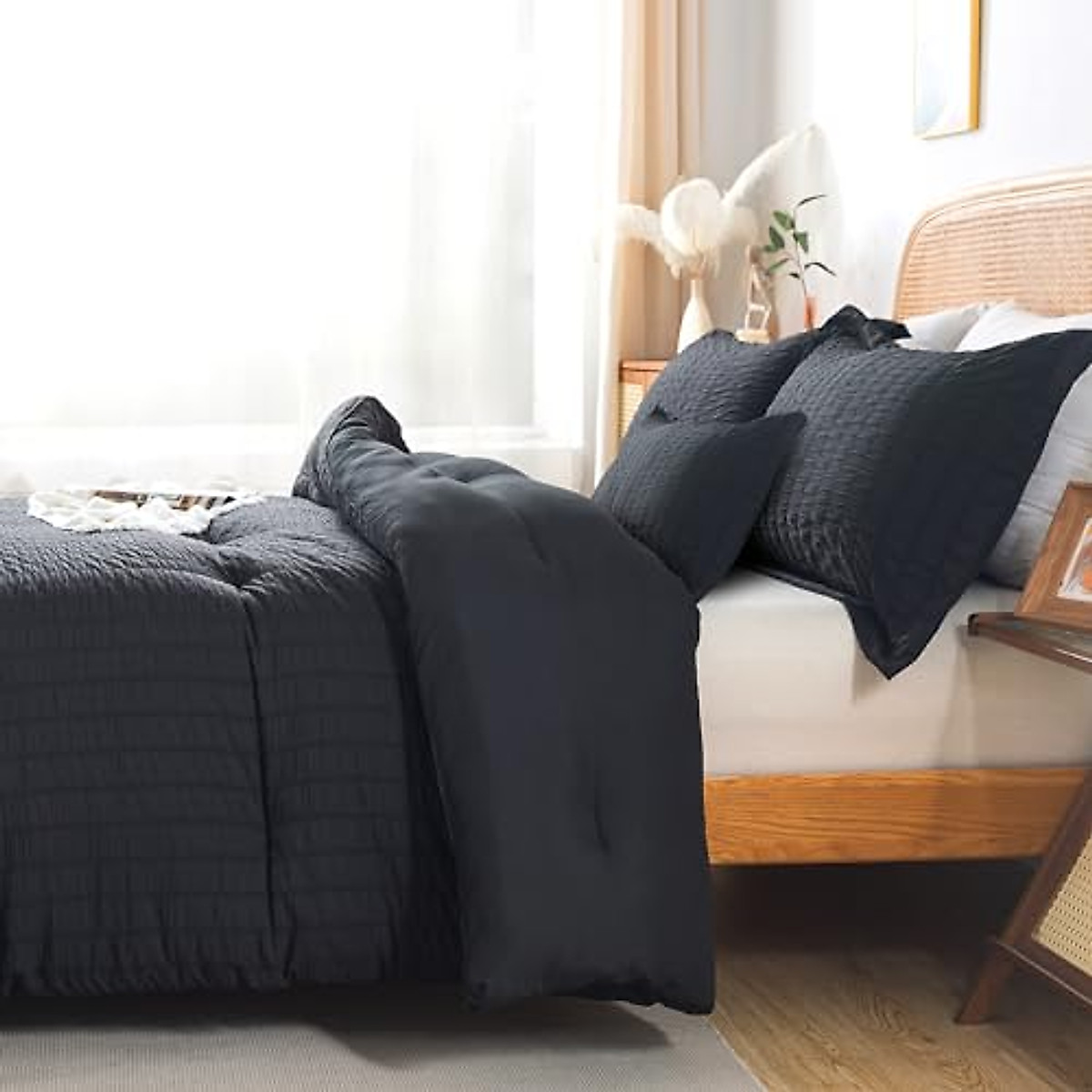Cosybay Twin Comforter Set - 2 Pieces Seersucker Bedding Comforter Set, Black Down Alternative Comforter Set for All Season, 1 Comforter (64"x88") and 1 Pillow Shams (20"x26"+2")