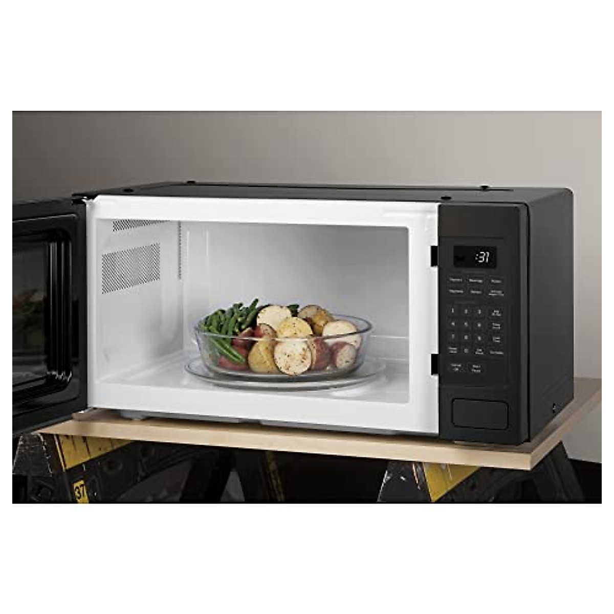 GE Profile PEM31DFBB 24" 1.1 cu. ft. Capacity counter top Microwave Oven in Black