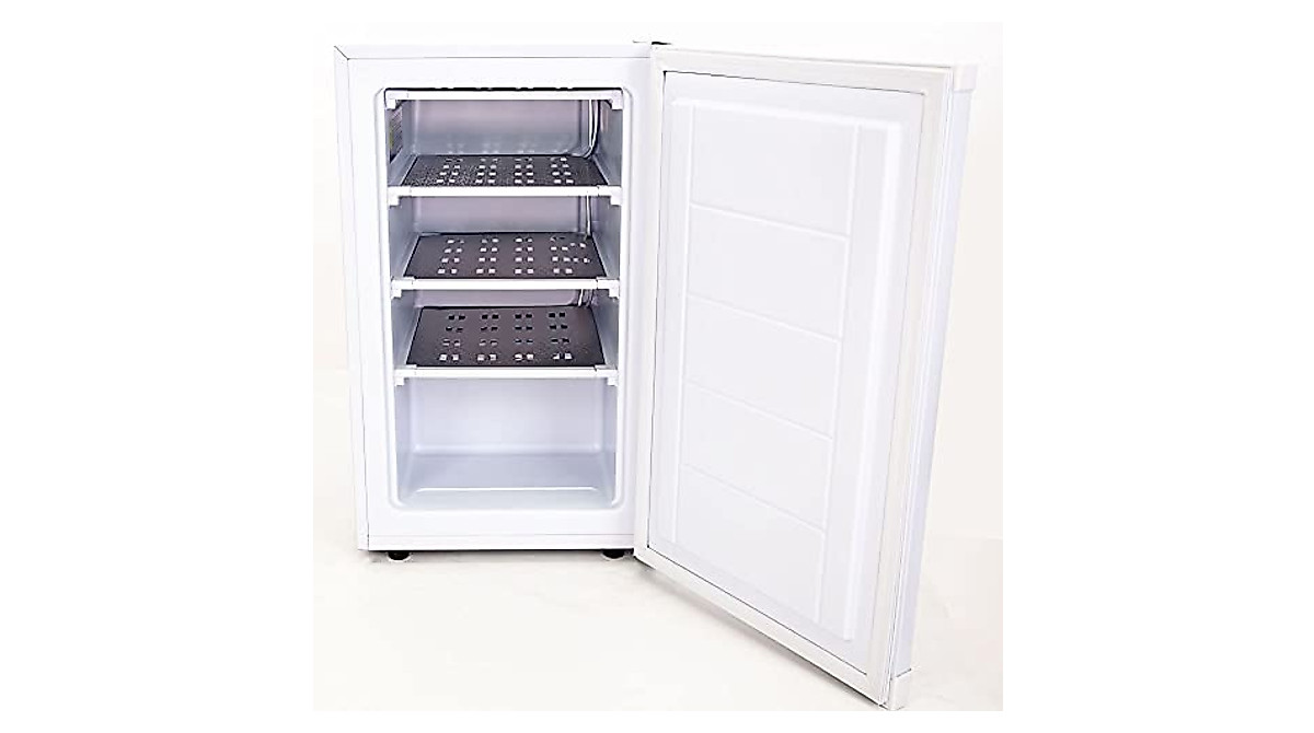 Avanti VF306 Compact Upright Freezer – Space-Saving & Reliable