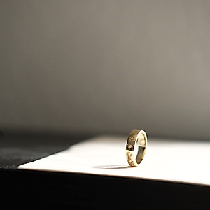 BLOSSOM & HUE Simple Star Set Band Ring | Starbust Gold Band Ring | 18K Gold Plated Thick Statement Ring | Size 8 |