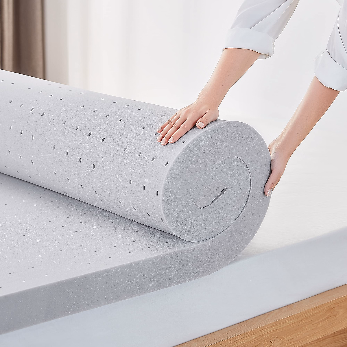 LINSY LIVING Mattress Topper Queen, 3-inch Bamboo Charcoal Infused Memory Foam Mattress Pad, Queen Size Bed Topper with Ventilated Design, CertiPUR-US Certified