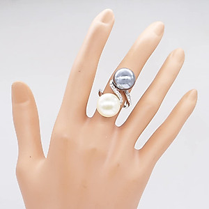 HSQYJ White Pearl Crystal Ring Elegant Rhinestone Cocktail Statement Rings Uniquely Stylish Fashion Creative Engagement Jewelry for Women Gold Plated