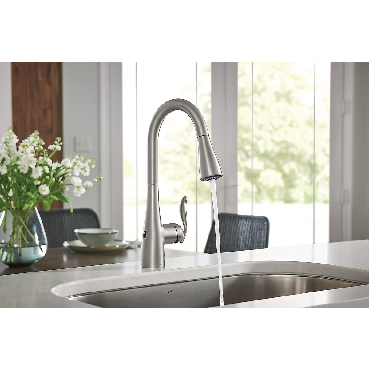 Moen Arbor Spot Resist Stainless Motionsense Wave Sensor One-Handle Pulldown Kitchen Sink Faucet Featuring Power Clean, Touchless Kitchen Faucet with Sprayer, 7594EWSRS