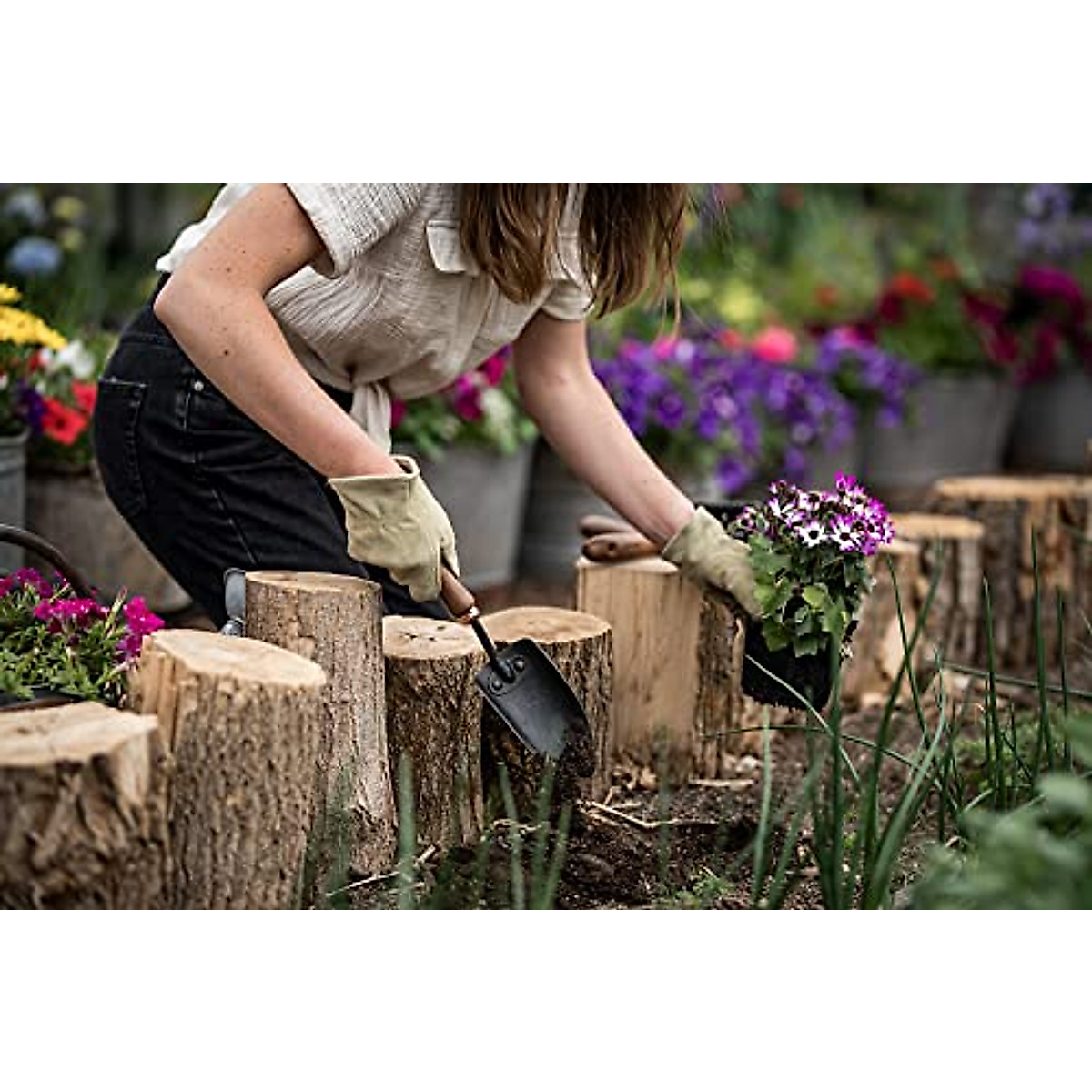 Barebones, Walnut Spade, Ergonomic Stainless Steel Blade