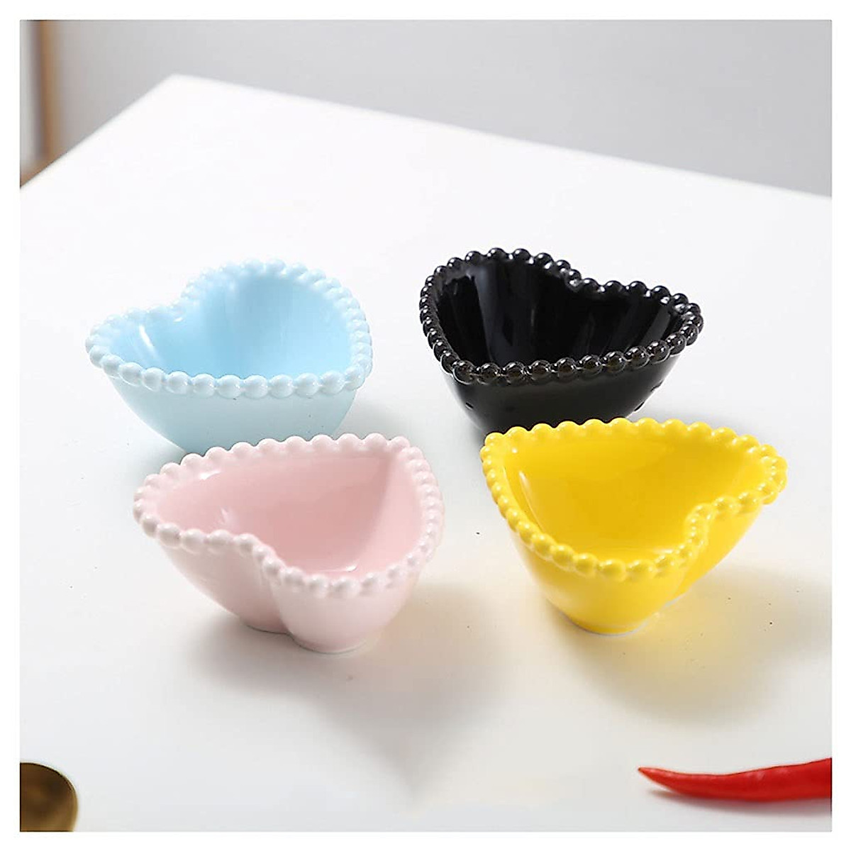 WAOCEO Appetizer Bowls Ceramic Heart Shape Sauce Dish Sushi Kitchen Dipping Bowl Appetizer Plates Porcelain Serving Dish Seasoning Dishes Set of 4 (3.15inch) Salad Bowls